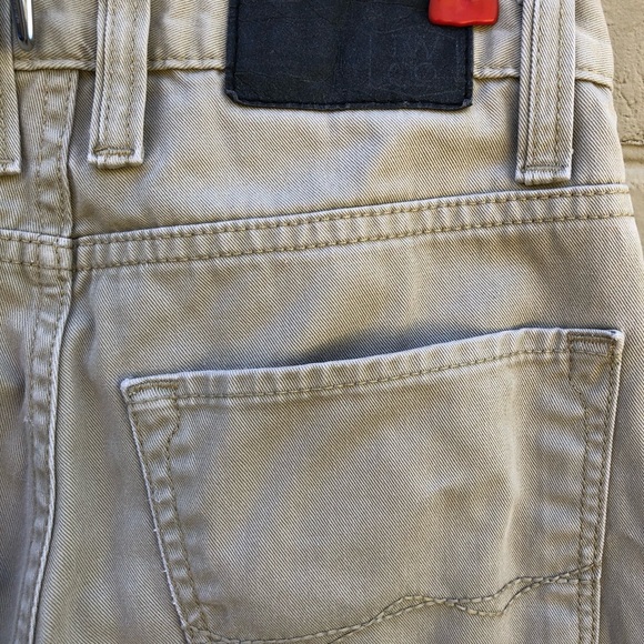 Free World | Pants | Euc Free World Skinny Waist 28 Khaki Pant | Poshmark